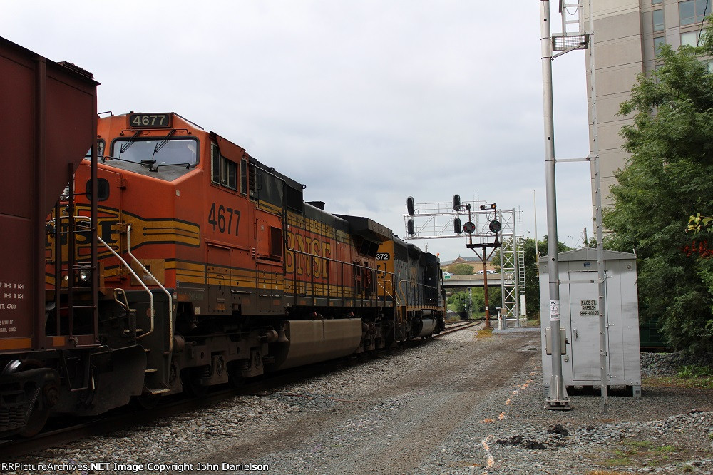 BNSF 4677